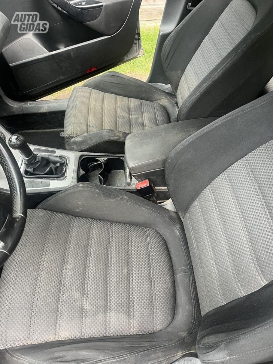 Melns Volkswagen Passat 2005 Šauļi, ar dzinēja tilpumu 1.90 L un nobraukumu 385 tūkst. km par 750 €, foto 8 vietnē AUTOMOTO.COM.LV