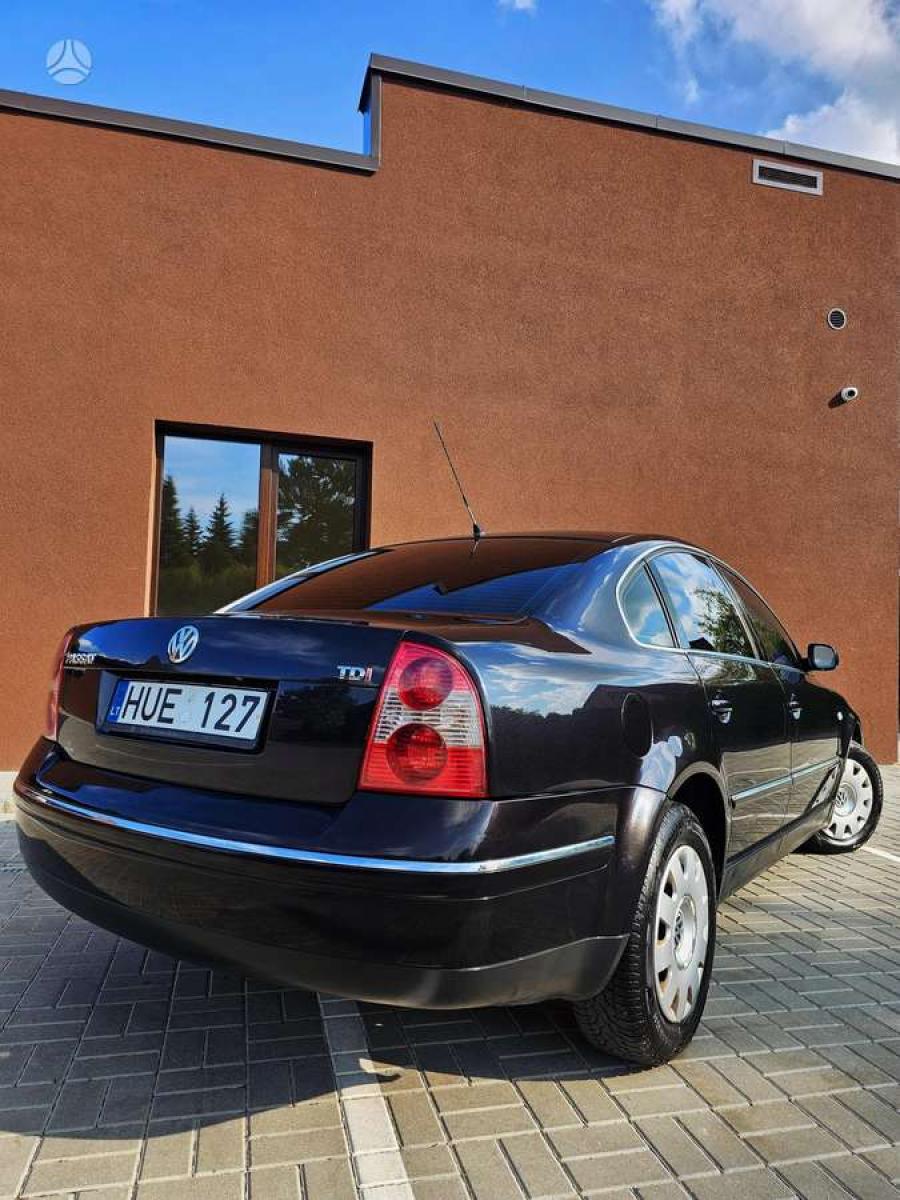 Black Volkswagen Passat 2005 in Kaisiadorys, with an engine capacity of 1.90 L and mileage of 371 thousand km for 1750 €, photo 12 on AUTOMOTO.COM.LV