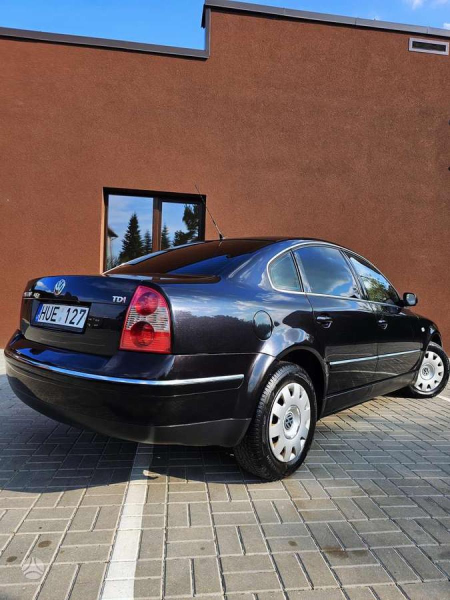 Black Volkswagen Passat 2005 in Kaisiadorys, with an engine capacity of 1.90 L and mileage of 371 thousand km for 1750 €, photo 14 on AUTOMOTO.COM.LV