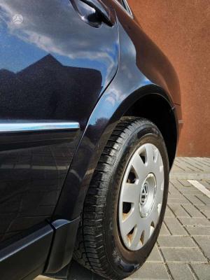 Black Volkswagen Passat 2005 in Kaisiadorys, with an engine capacity of 1.90 L and mileage of 371 thousand km for 1750 €, photo 21 on AUTOMOTO.COM.LV