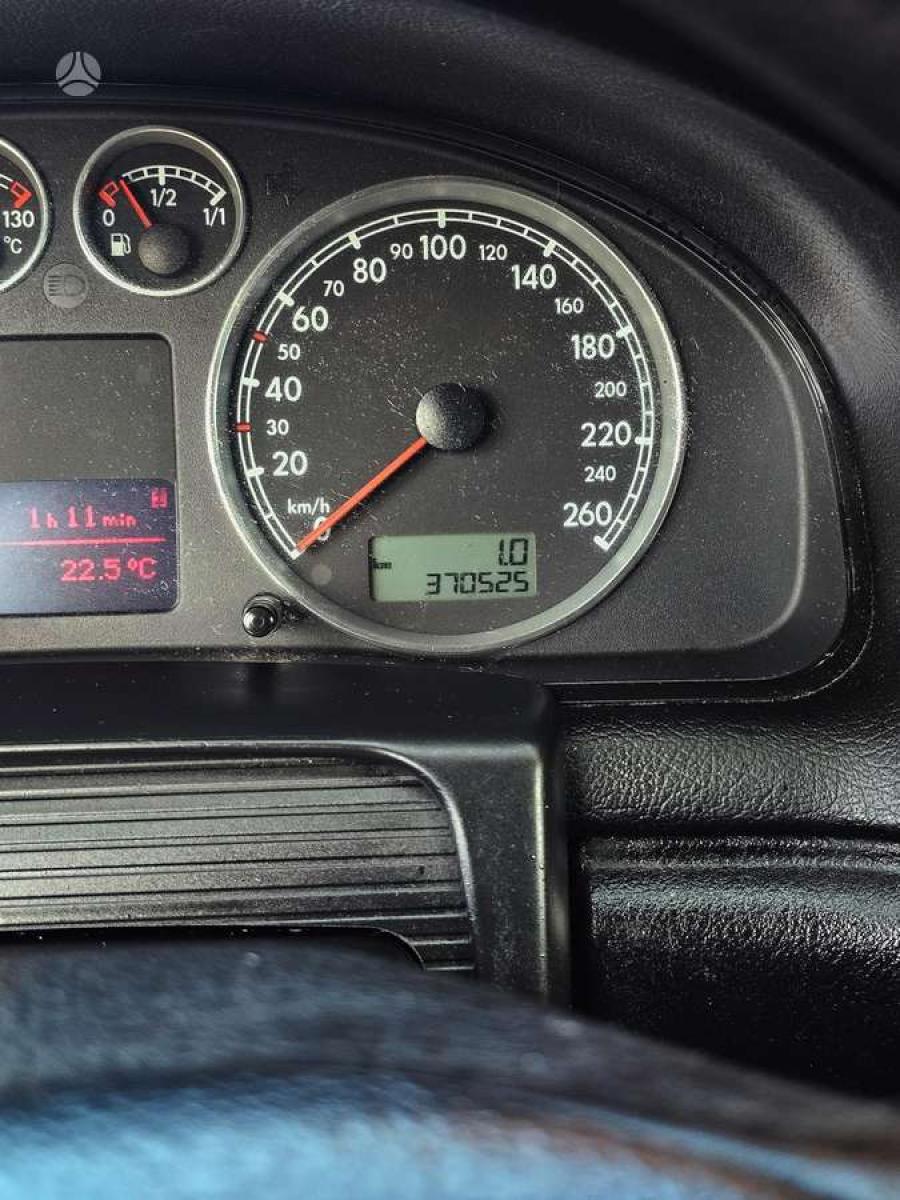 Black Volkswagen Passat 2005 in Kaisiadorys, with an engine capacity of 1.90 L and mileage of 371 thousand km for 1750 €, photo 31 on AUTOMOTO.COM.LV