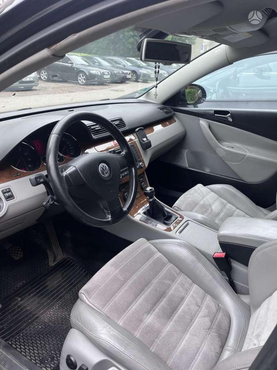 Black Volkswagen Passat 2005 in Kaunas, with an engine capacity of 2.00 L and mileage of 290 thousand km for 699 €, photo 5 on AUTOMOTO.COM.LV