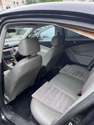 Black Volkswagen Passat 2005 in Kaunas, with an engine capacity of 2.00 L and mileage of 290 thousand km for 699 €, photo 6 on AUTOMOTO.COM.LV