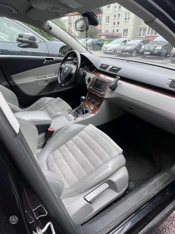 Black Volkswagen Passat 2005 in Kaunas, with an engine capacity of 2.00 L and mileage of 290 thousand km for 699 €, photo 6 on AUTOMOTO.COM.LV