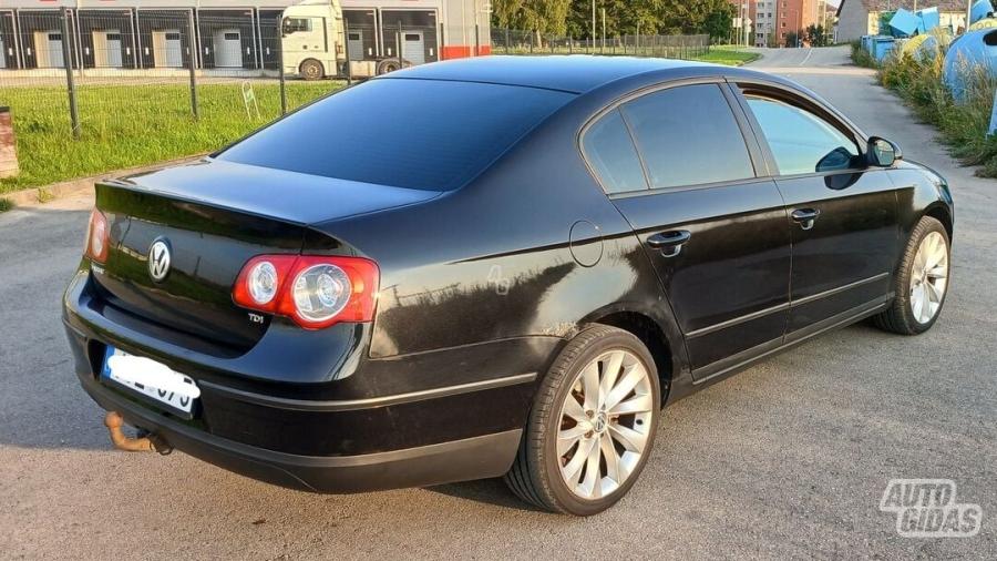 Черный Фольксваген Пассат 2005 в Тельшяй, объемом двигателя 1.90 л и пробегом 303 тыс. км за 1300 €, фото 5 на AUTOMOTO.COM.LV