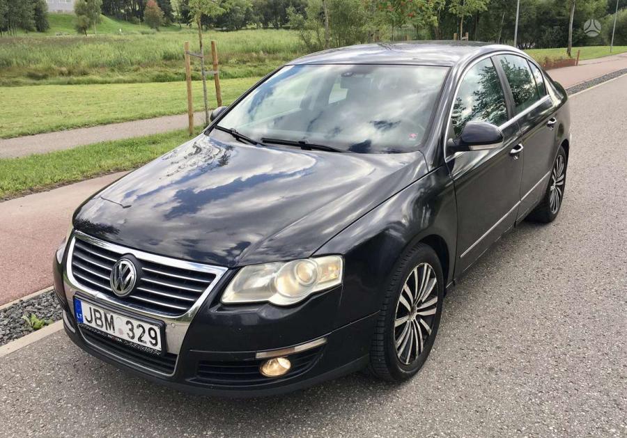 Melns Volkswagen Passat 2005 Viļņa, ar dzinēja tilpumu 1.97 L un nobraukumu 430 tūkst. km par 1250 €, foto 1 vietnē AUTOMOTO.COM.LV