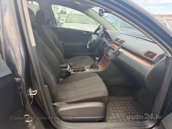 Volkswagen Passat 2005 Tallina vietnē Melns Volkswagen Passat 2005 Tallina, ar dzinēja tilpumu 2.00 L un nobraukumu 442 tūkst. km par 899 €, foto 7 vietnē AUTOMOTO.COM.LV