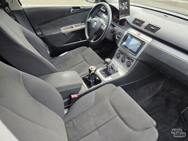Фольксваген Пассат 2005 в Плунге на AUTOMOTO.COM.LV Черный Фольксваген Пассат 2005 в Плунге, объемом двигателя 2.00 л и пробегом 0 тыс. км за 900 €, фото 6 на AUTOMOTO.COM.LV