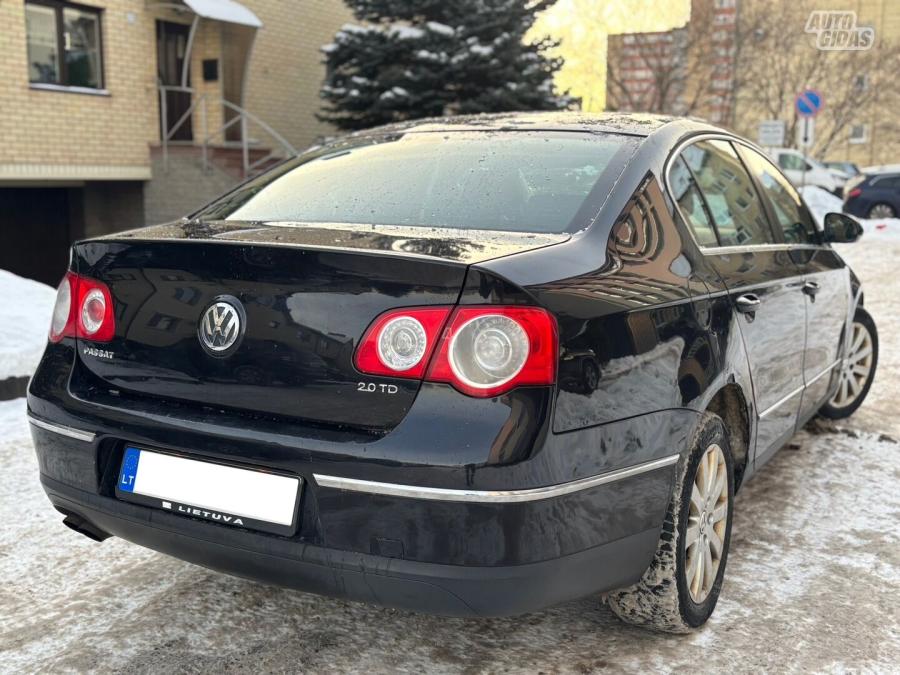 Melns Volkswagen Passat 2006 Kauņa, ar dzinēja tilpumu 2.00 L un nobraukumu 390 tūkst. km par 1850 €, foto 7 vietnē AUTOMOTO.COM.LV