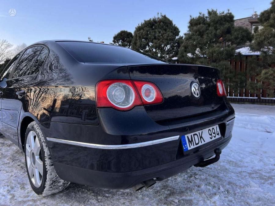Black Volkswagen Passat 2006 in Alytus, with an engine capacity of 1.97 L and mileage of 279 thousand km for 2450 €, photo 10 on AUTOMOTO.COM.LV