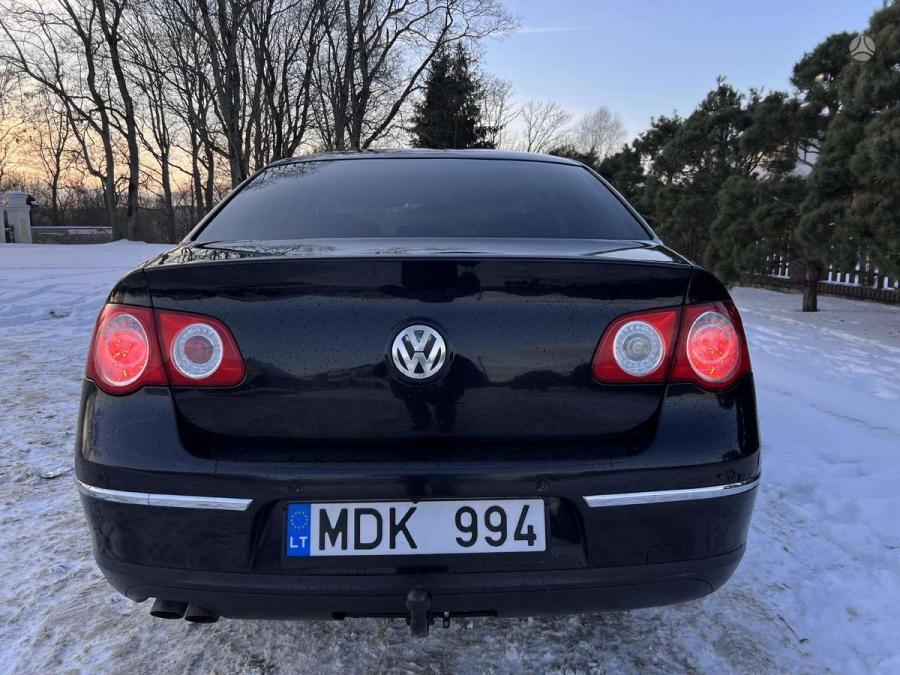 Black Volkswagen Passat 2006 in Alytus, with an engine capacity of 1.97 L and mileage of 279 thousand km for 2450 €, photo 11 on AUTOMOTO.COM.LV