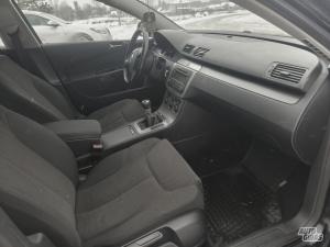 Melns Volkswagen Passat 2006 Jurbarkas, ar dzinēja tilpumu 1.90 L un nobraukumu 350 tūkst. km par 2150 €, foto 9 vietnē AUTOMOTO.COM.LV