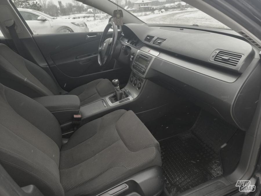 Melns Volkswagen Passat 2006 Jurbarkas, ar dzinēja tilpumu 1.90 L un nobraukumu 350 tūkst. km par 2150 €, foto 9 vietnē AUTOMOTO.COM.LV