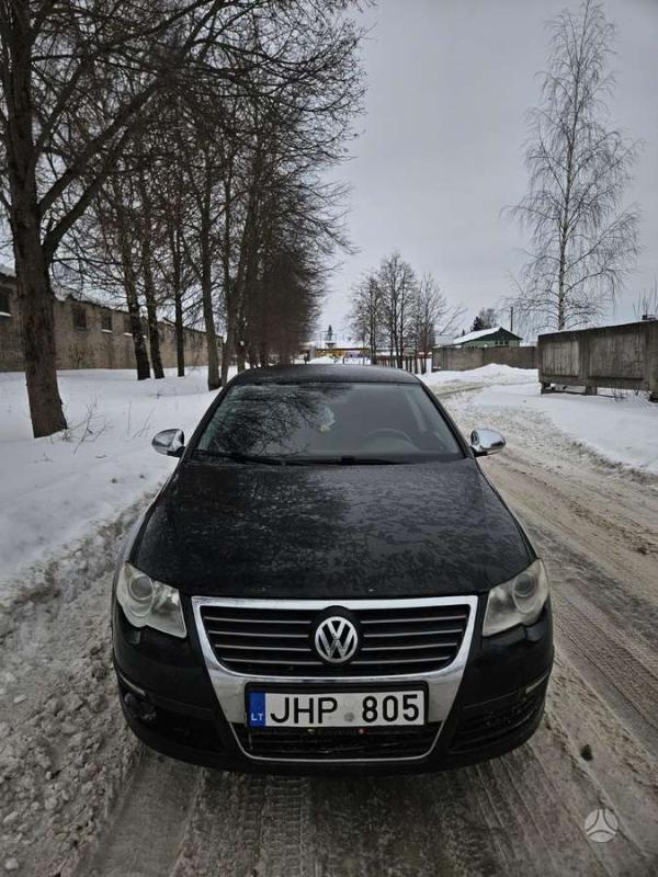 Black Volkswagen Passat 2006 in Telschi, with an engine capacity of 1.90 L and mileage of 349 thousand km for 1500 €, photo 3 on AUTOMOTO.COM.LV