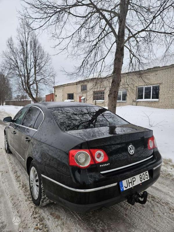 Black Volkswagen Passat 2006 in Telschi, with an engine capacity of 1.90 L and mileage of 349 thousand km for 1500 €, photo 4 on AUTOMOTO.COM.LV