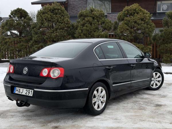 Black Volkswagen Passat 2006 in Alytus, with an engine capacity of 1.97 L and mileage of 276 thousand km for 2350 €, photo 7 on AUTOMOTO.COM.LV