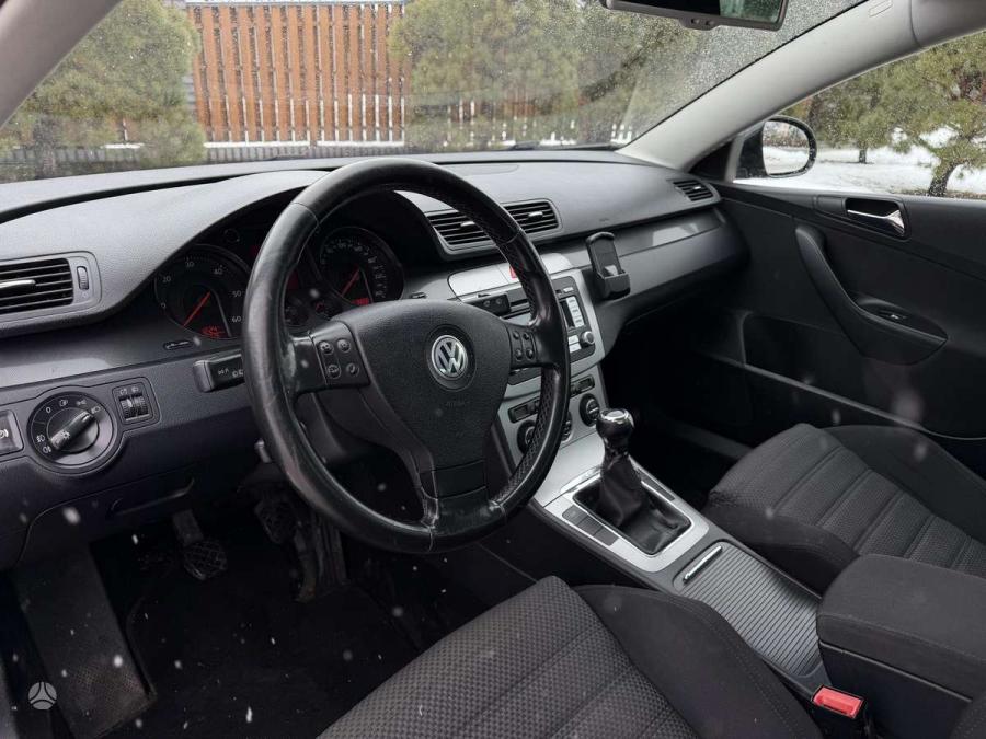 Melns Volkswagen Passat 2006 Alīta, ar dzinēja tilpumu 1.97 L un nobraukumu 276 tūkst. km par 2350 €, foto 25 vietnē AUTOMOTO.COM.LV