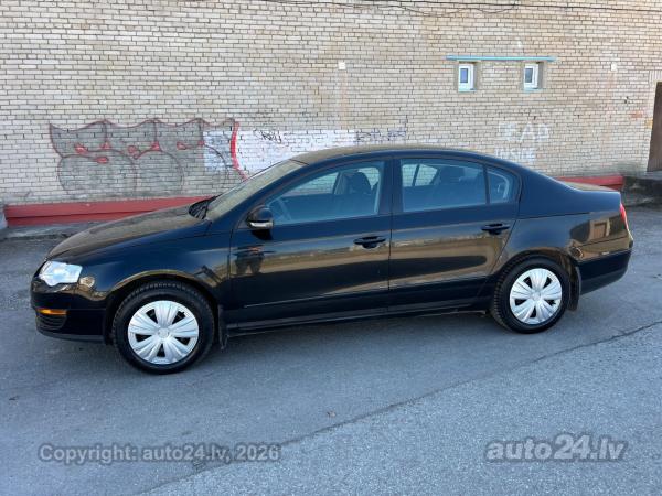 Black Volkswagen Passat 2006 in Narva, with an engine capacity of 2.00 L and mileage of 124 thousand km for 1499 €, photo 4 on AUTOMOTO.COM.LV