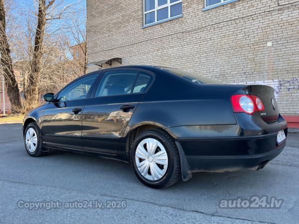 Black Volkswagen Passat 2006 in Narva, with an engine capacity of 2.00 L and mileage of 124 thousand km for 1499 €, photo 5 on AUTOMOTO.COM.LV