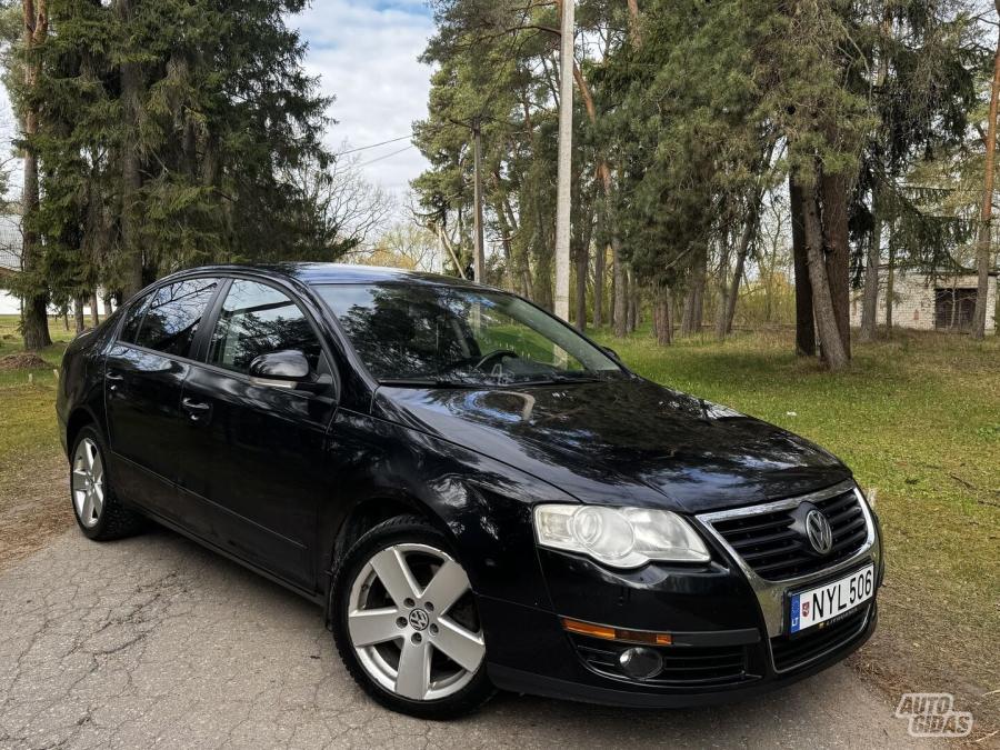 Melns Volkswagen Passat 2006 Panevēža, ar dzinēja tilpumu 1.60 L un nobraukumu 205 tūkst. km par 1250 €, foto 1 vietnē AUTOMOTO.COM.LV