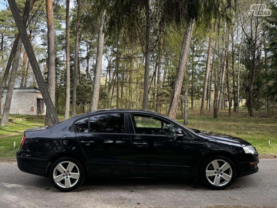 Melns Volkswagen Passat 2006 Panevēža, ar dzinēja tilpumu 1.60 L un nobraukumu 205 tūkst. km par 1250 €, foto 8 vietnē AUTOMOTO.COM.LV