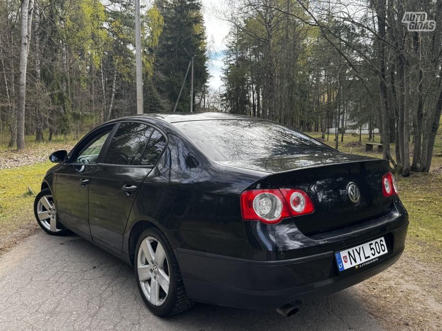 Melns Volkswagen Passat 2006 Panevēža, ar dzinēja tilpumu 1.60 L un nobraukumu 205 tūkst. km par 1250 €, foto 9 vietnē AUTOMOTO.COM.LV