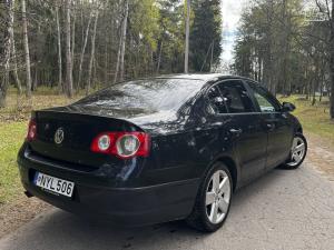 Melns Volkswagen Passat 2006 Panevēža, ar dzinēja tilpumu 1.60 L un nobraukumu 205 tūkst. km par 1250 €, foto 10 vietnē AUTOMOTO.COM.LV