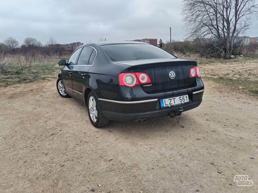 Melns Volkswagen Passat 2006 Šauļi, ar dzinēja tilpumu 1.90 L un nobraukumu 327 tūkst. km par 1900 €, foto 5 vietnē AUTOMOTO.COM.LV