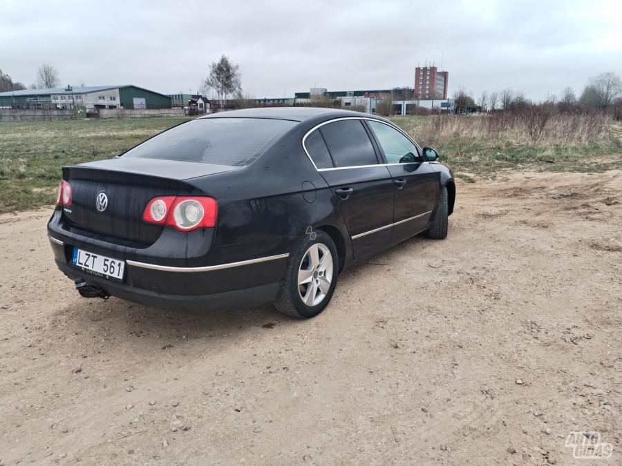 Melns Volkswagen Passat 2006 Šauļi, ar dzinēja tilpumu 1.90 L un nobraukumu 327 tūkst. km par 1900 €, foto 7 vietnē AUTOMOTO.COM.LV