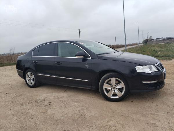Black Volkswagen Passat 2006 in Siauliai, with an engine capacity of 1.90 L and mileage of 327 thousand km for 1900 €, photo 7 on AUTOMOTO.COM.LV