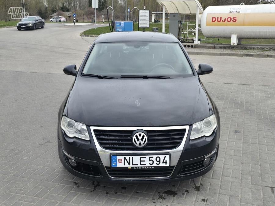 Melns Volkswagen Passat 2006 Šauļi, ar dzinēja tilpumu 1.90 L un nobraukumu 373 tūkst. km par 1000 €, foto 3 vietnē AUTOMOTO.COM.LV