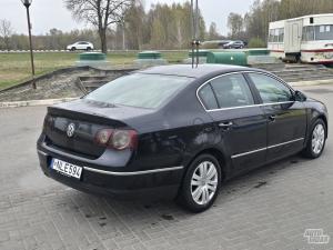 Melns Volkswagen Passat 2006 Šauļi, ar dzinēja tilpumu 1.90 L un nobraukumu 373 tūkst. km par 1000 €, foto 5 vietnē AUTOMOTO.COM.LV
