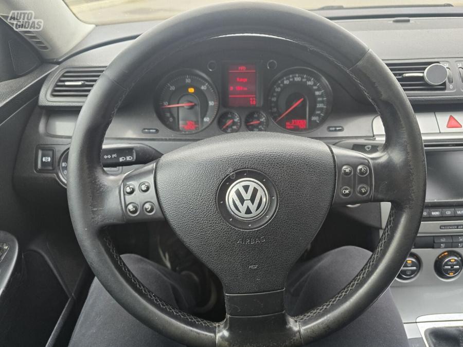 Melns Volkswagen Passat 2006 Šauļi, ar dzinēja tilpumu 1.90 L un nobraukumu 373 tūkst. km par 1000 €, foto 10 vietnē AUTOMOTO.COM.LV