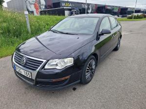 Black Volkswagen Passat 2006 in Kaunas, with an engine capacity of 1.90 L and mileage of 361 thousand km for 1350 €, photo  on AUTOMOTO.COM.LV
