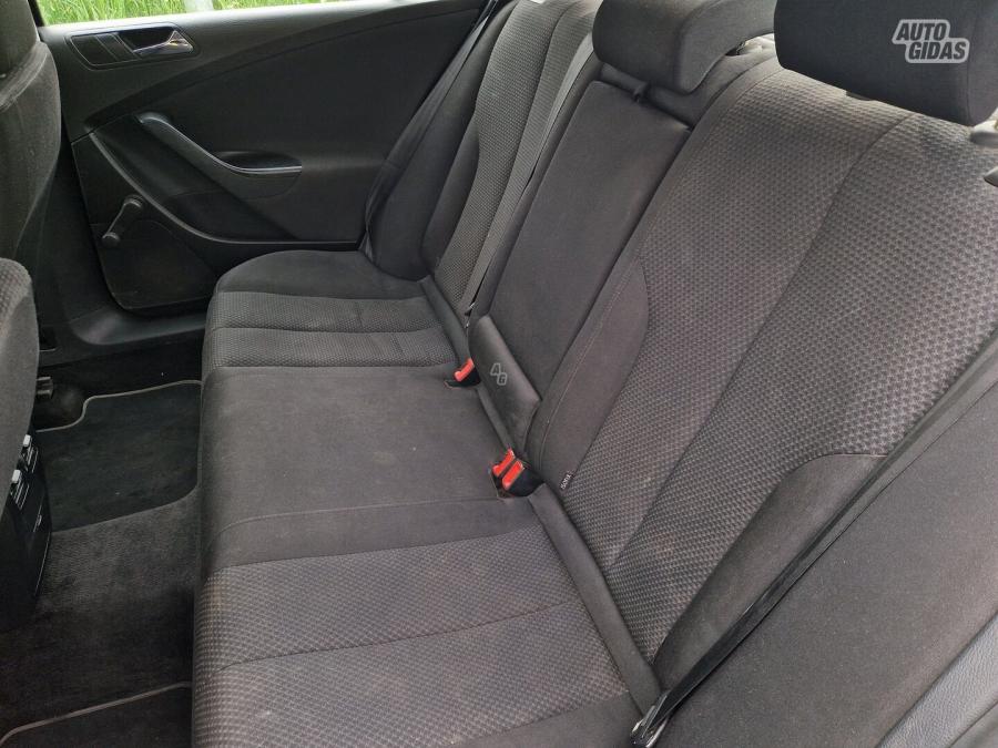 Melns Volkswagen Passat 2006 Kauņa, ar dzinēja tilpumu 1.90 L un nobraukumu 361 tūkst. km par 1350 €, foto 14 vietnē AUTOMOTO.COM.LV
