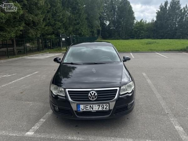Black Volkswagen Passat 2006 in Vilnius, with an engine capacity of 2.00 L and mileage of 291 thousand km for 1550 €, photo 2 on AUTOMOTO.COM.LV