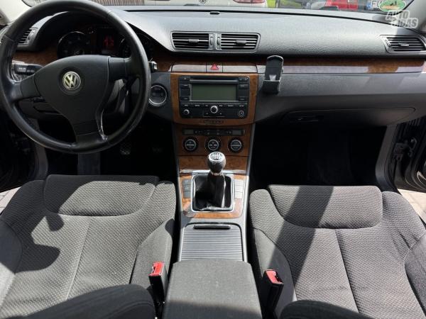 Black Volkswagen Passat 2006 in Vilnius, with an engine capacity of 2.00 L and mileage of 291 thousand km for 1550 €, photo 7 on AUTOMOTO.COM.LV