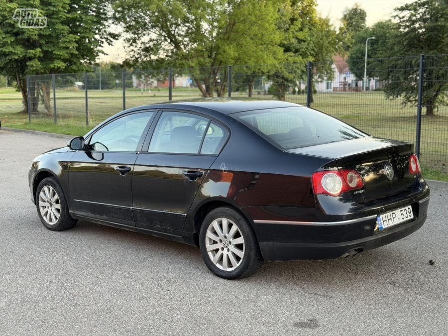 Black Volkswagen Passat 2006 in Vilnius, with an engine capacity of 1.90 L and mileage of 360 thousand km for 1000 €, photo 4 on AUTOMOTO.COM.LV