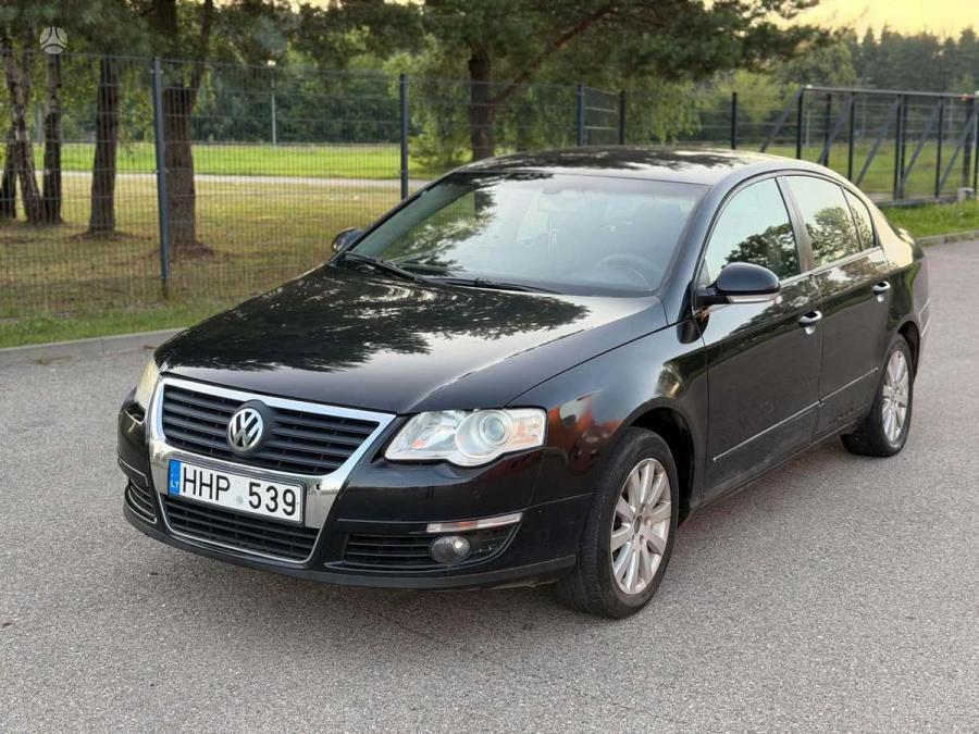 Black Volkswagen Passat 2006 in Vilnius, with an engine capacity of 1.90 L and mileage of 360 thousand km for 900 €, photo 1 on AUTOMOTO.COM.LV