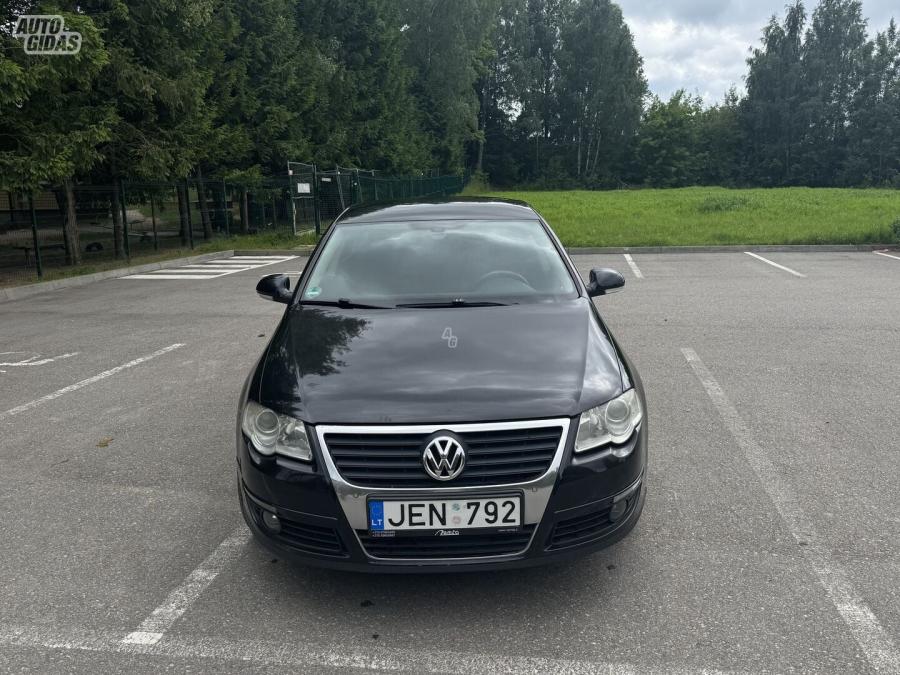 Melns Volkswagen Passat 2006 Viļņa, ar dzinēja tilpumu 2.00 L un nobraukumu 291 tūkst. km par 1550 €, foto 3 vietnē AUTOMOTO.COM.LV