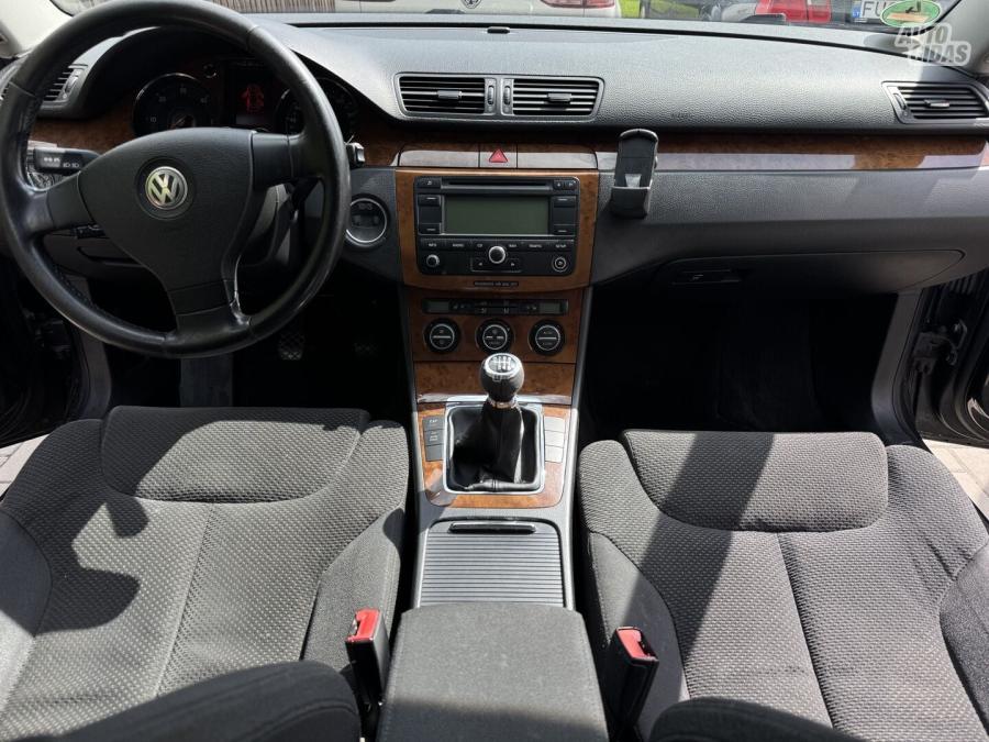 Melns Volkswagen Passat 2006 Viļņa, ar dzinēja tilpumu 2.00 L un nobraukumu 291 tūkst. km par 1550 €, foto 8 vietnē AUTOMOTO.COM.LV