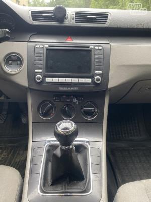 Black Volkswagen Passat 2006 in Vilnius, with an engine capacity of 1.90 L and mileage of 270 thousand km for 1450 €, photo 9 on AUTOMOTO.COM.LV