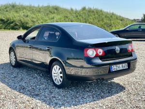 Melns Volkswagen Passat 2006 Klaipėda, ar dzinēja tilpumu 1.90 L un nobraukumu 384 tūkst. km par 1300 €, foto 4 vietnē AUTOMOTO.COM.LV