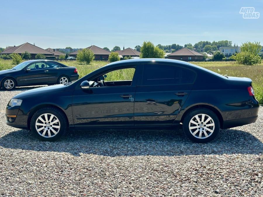 Melns Volkswagen Passat 2006 Klaipėda, ar dzinēja tilpumu 1.90 L un nobraukumu 384 tūkst. km par 1300 €, foto 8 vietnē AUTOMOTO.COM.LV