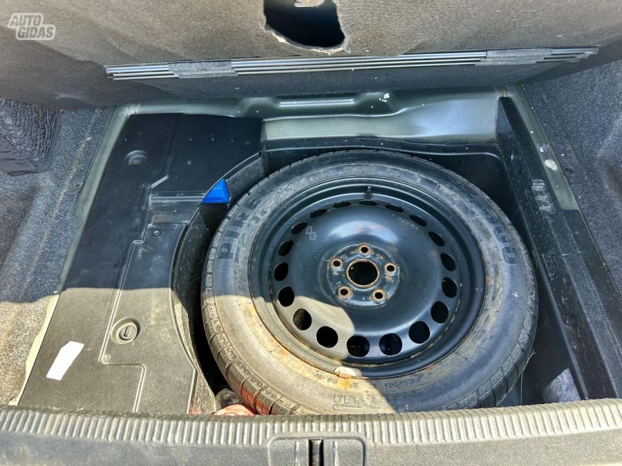 Melns Volkswagen Passat 2006 Klaipėda, ar dzinēja tilpumu 1.90 L un nobraukumu 384 tūkst. km par 1300 €, foto 16 vietnē AUTOMOTO.COM.LV