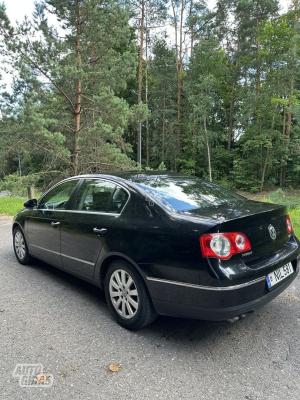 Melns Volkswagen Passat 2006 Viļņa, ar dzinēja tilpumu 2.00 L un nobraukumu 246 tūkst. km par 1850 €, foto 7 vietnē AUTOMOTO.COM.LV