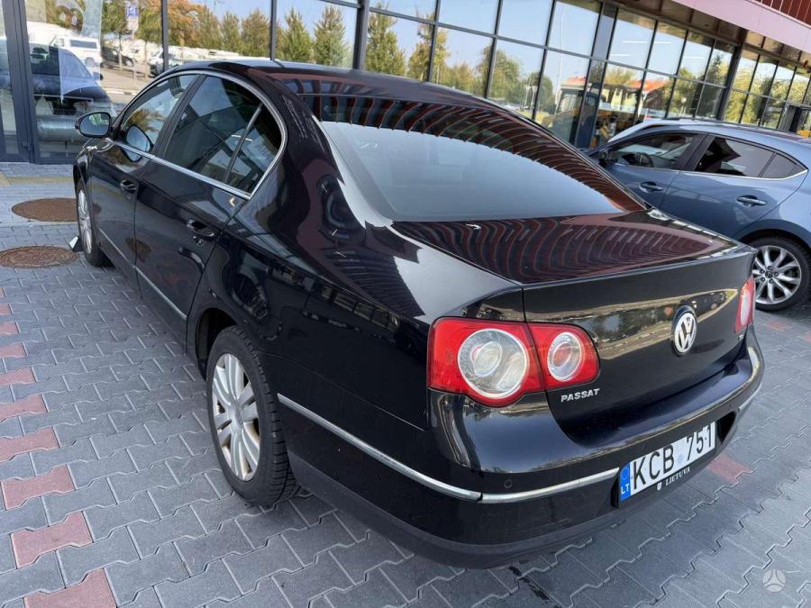 Черный Фольксваген Пассат 2006 в Клайпеда, объемом двигателя 1.90 л и пробегом 275 тыс. км за 1450 €, фото 5 на AUTOMOTO.COM.LV