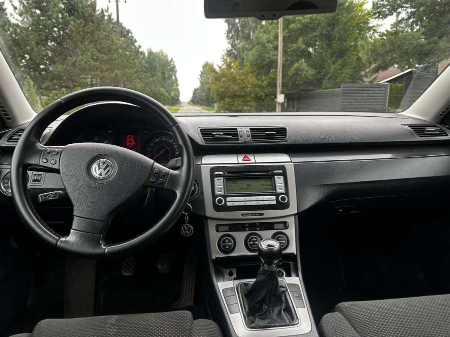 Melns Volkswagen Passat 2006 Viļņa, ar dzinēja tilpumu 1.97 L un nobraukumu 270 tūkst. km par 2500 €, foto 11 vietnē AUTOMOTO.COM.LV