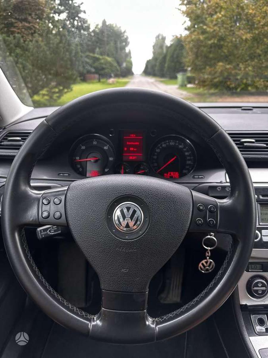 Melns Volkswagen Passat 2006 Viļņa, ar dzinēja tilpumu 1.97 L un nobraukumu 270 tūkst. km par 2500 €, foto 12 vietnē AUTOMOTO.COM.LV