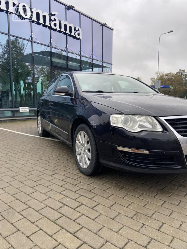 Volkswagen Passat 2006 in Kaunas on AUTOMOTO.COM.LV Black Volkswagen Passat 2006 in Kaunas, with an engine capacity of 2.00 L and mileage of 307 thousand km for 1999 €, photo 3 on AUTOMOTO.COM.LV